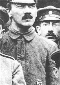 Hitler krijgt het Ijzeren Kruis – Martinus Evers